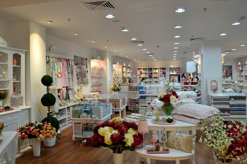 English Home, brandul de decorațiuni interioare, a deschis un magazin ...