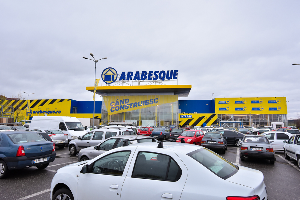 Arabesque a inaugurat azi, la Piteşti, primul său magazin orientat ...